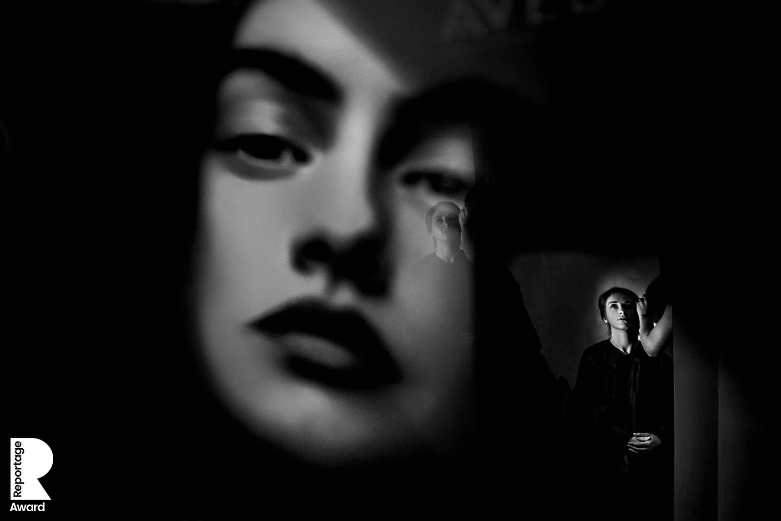 This Is How: 'Two Faces' by Anna Poole - This is Reportage